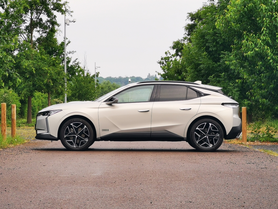 Essai - DS 4 1.6 Puretech 225 (2022) : la version de trop