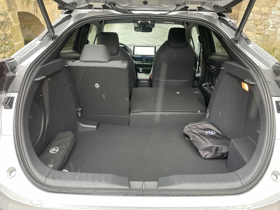 Essai - Toyota C-HR Hybride 200 2WD (2024) : sport économique