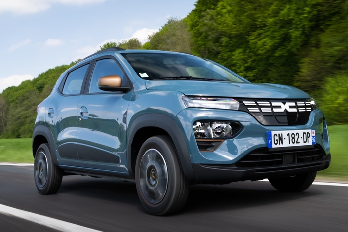 La Dacia Spring revient et baisse ses prix