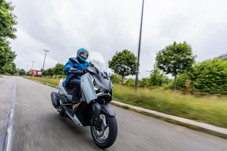 A plus de 6 500 € le Yamaha XMax Tech Max+ 125 met-il toutes les ...