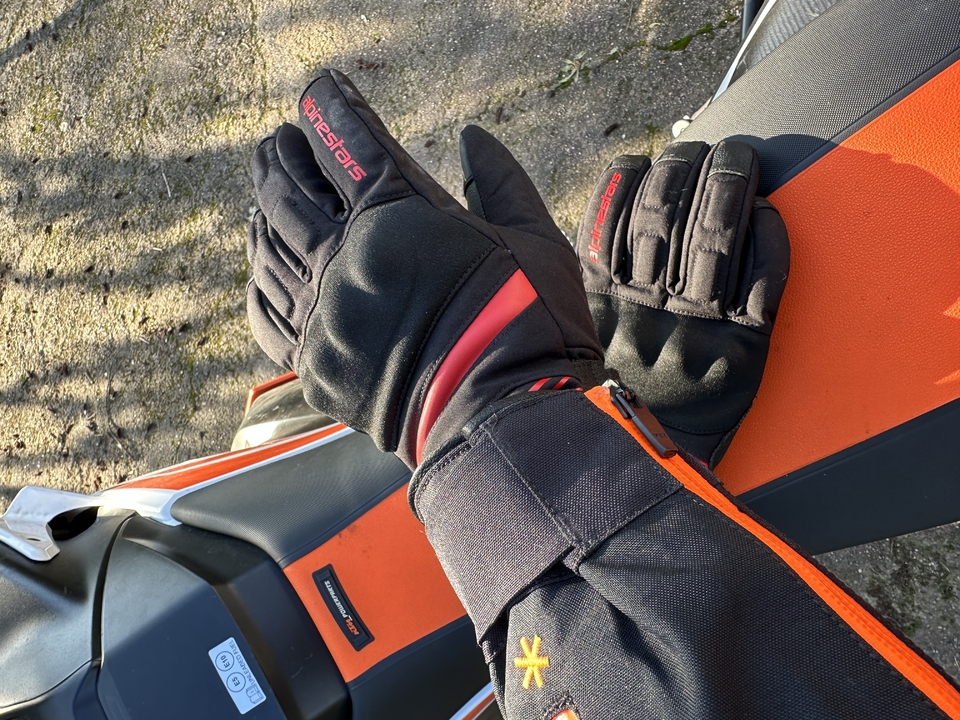 Vêtements chauffants moto : tout savoir pour bien affronter l'hiver