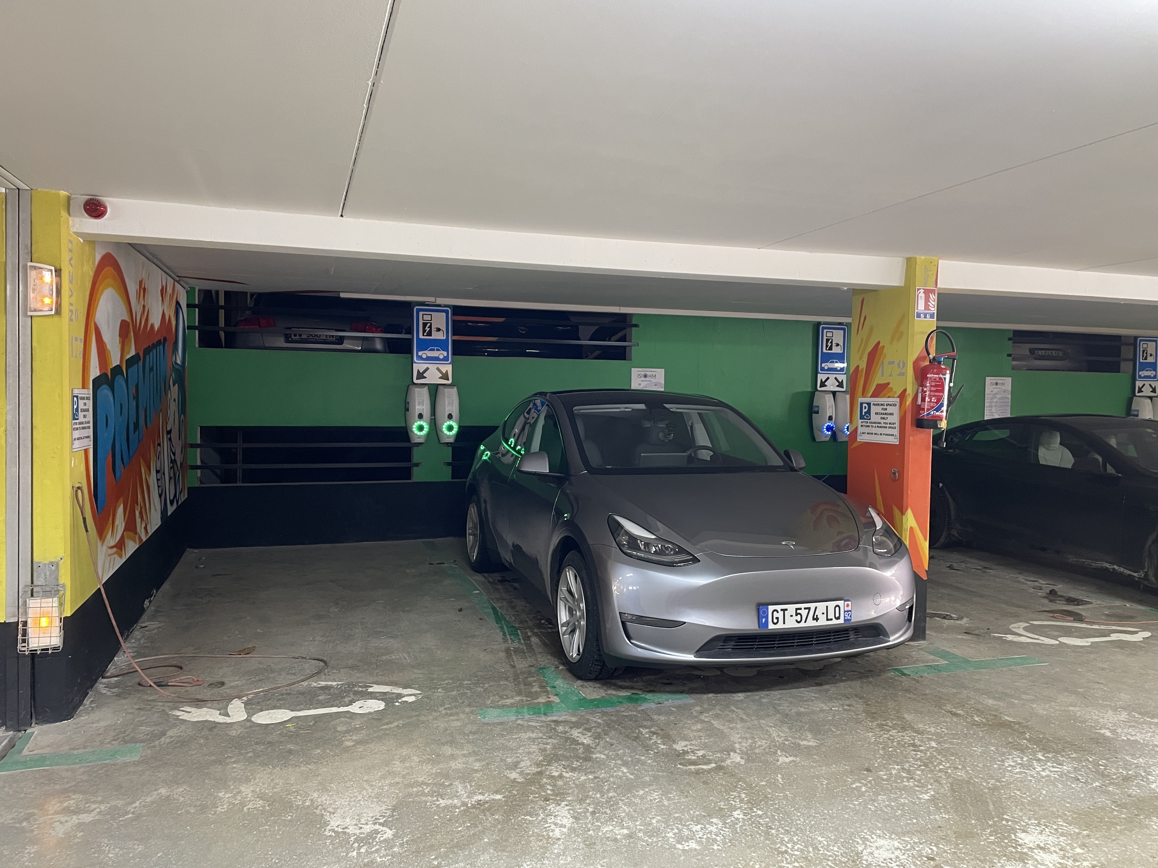 En Tesla Model Y à Val Thorens : tout schuss
