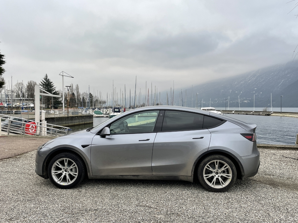 En Tesla Model Y à Val Thorens : tout schuss