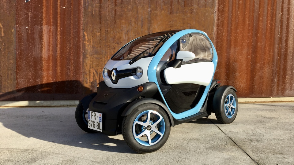 Comparatif - Citroën AMI vs Renault Twizy 45 : une guerre sans merci et ...
