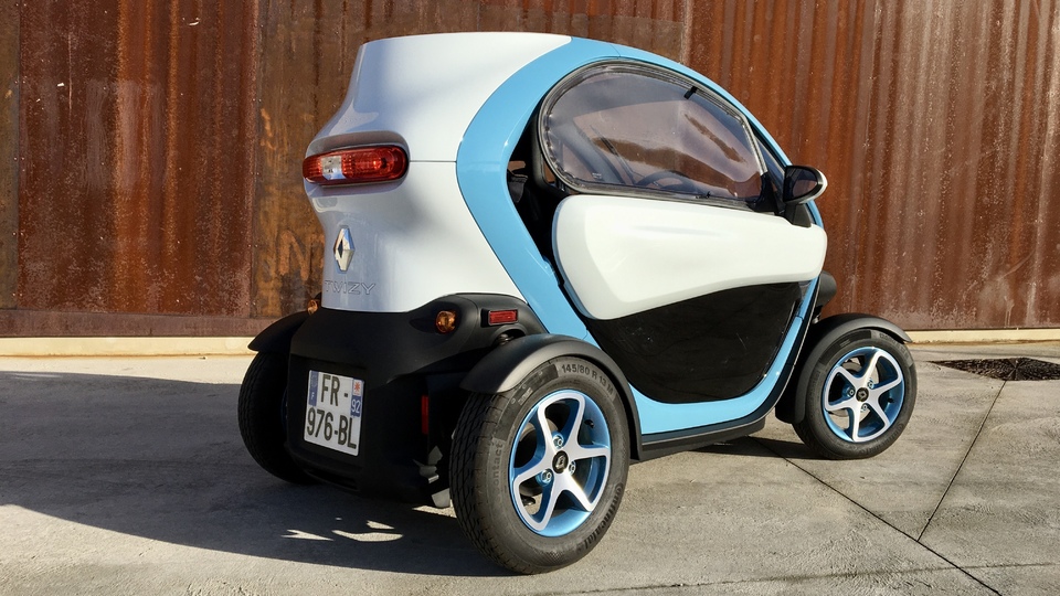 Comparatif - Citroën AMI vs Renault Twizy 45 : une guerre sans merci et ...