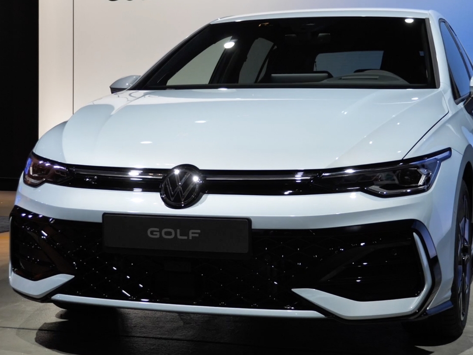 Présentation vidéo - Volkswagen Golf restylée (2024) : la star devient ...