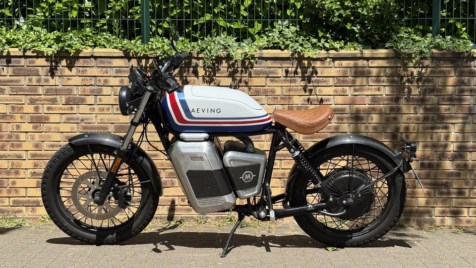 Maeving RM1S, une moto électrique facile et pleine de style