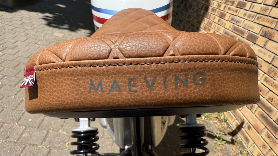Maeving RM1S, une moto électrique facile et pleine de style