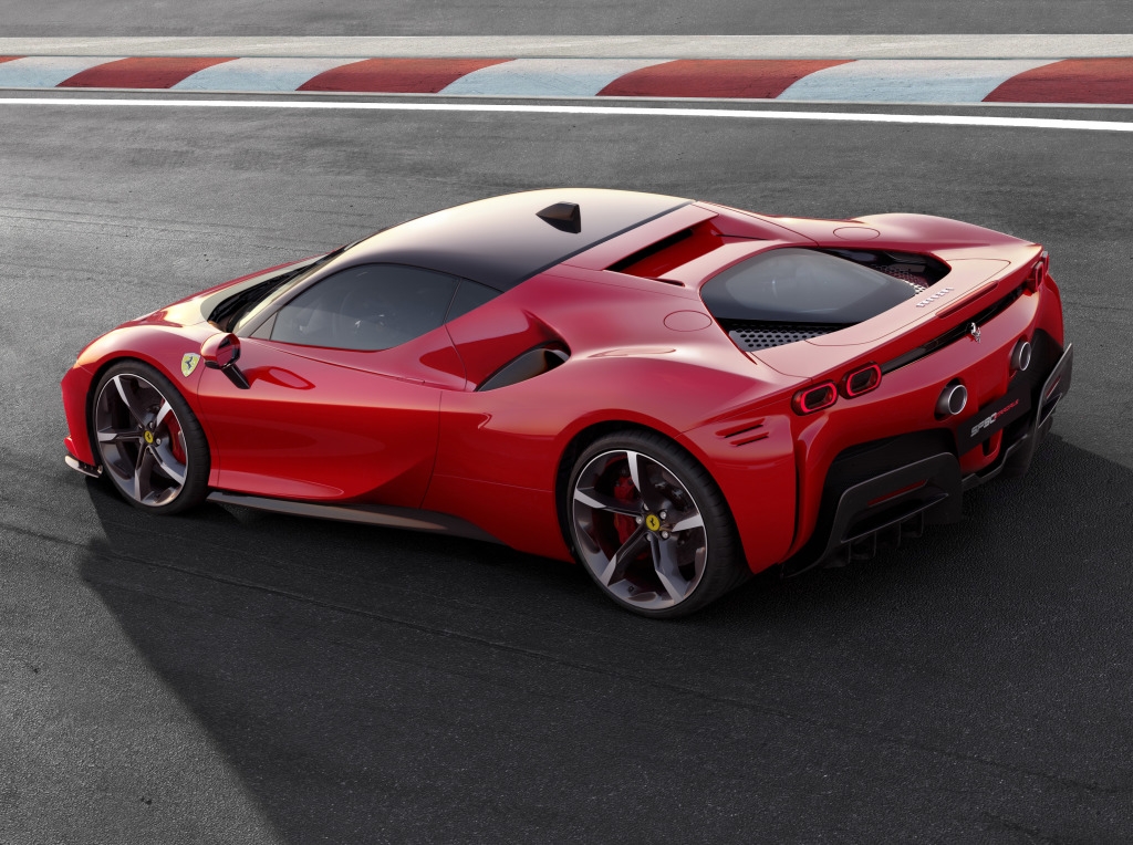 Ferrari dévoile la SF90 Stradale, supercar hybride rechargeable de 1 000 ch