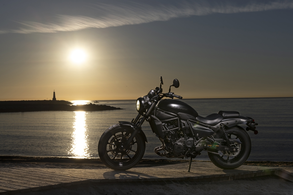 Essai - Kawasaki Eliminator 500 (2024): un custom attachant