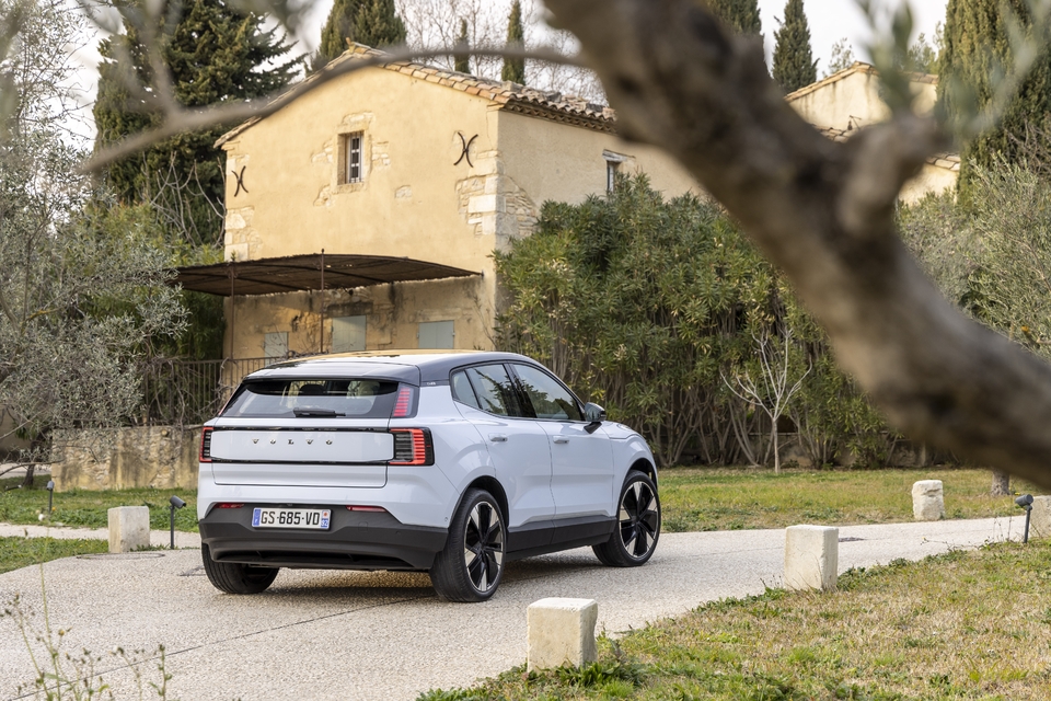 Essai - Volvo EX30 Twin Motor Performance (2024) : que faire de 428 ch ...