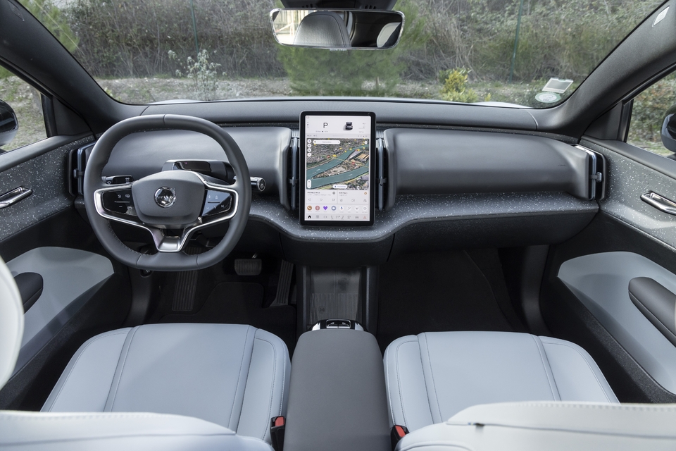 Essai - Volvo EX30 Twin Motor Performance (2024) : que faire de 428 ch