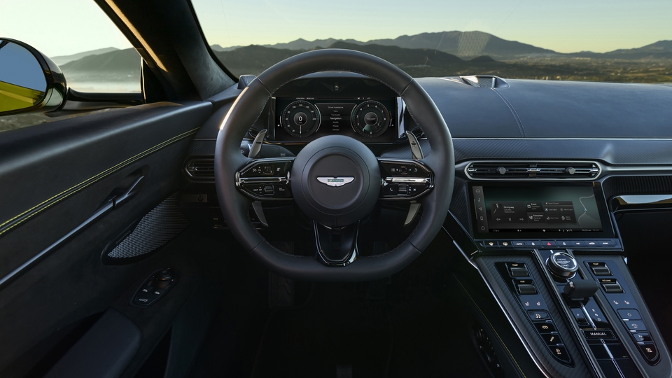 L'Aston Martin Vantage restylée (2024) change de gueule (et c'est beau)