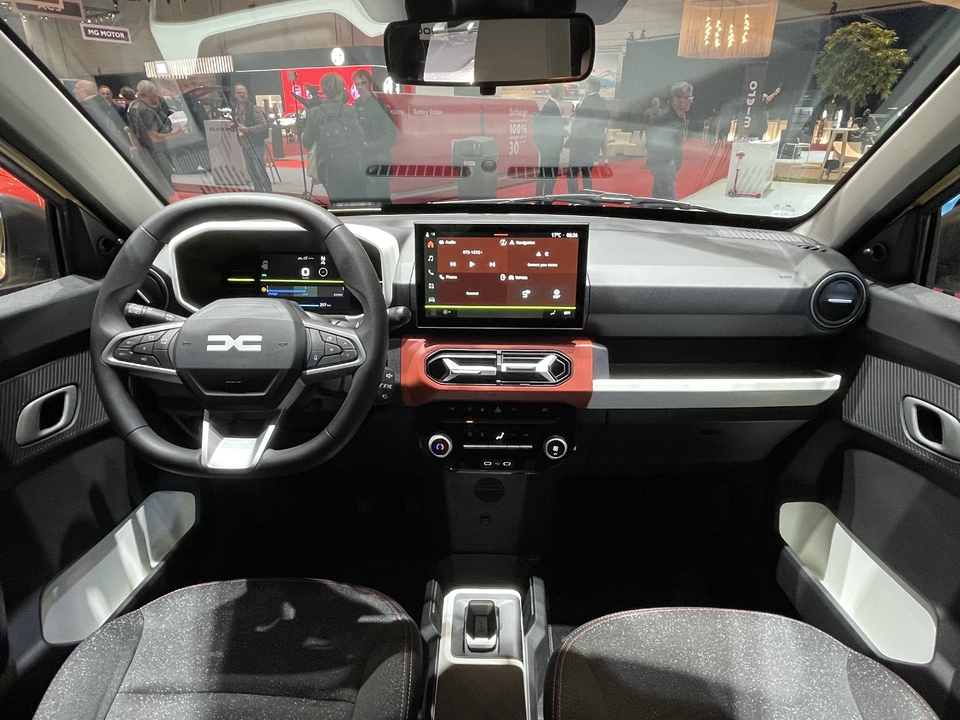 Nouvelle Dacia Spring : métamorphose insuffisante ? Vidéo en direct du ...