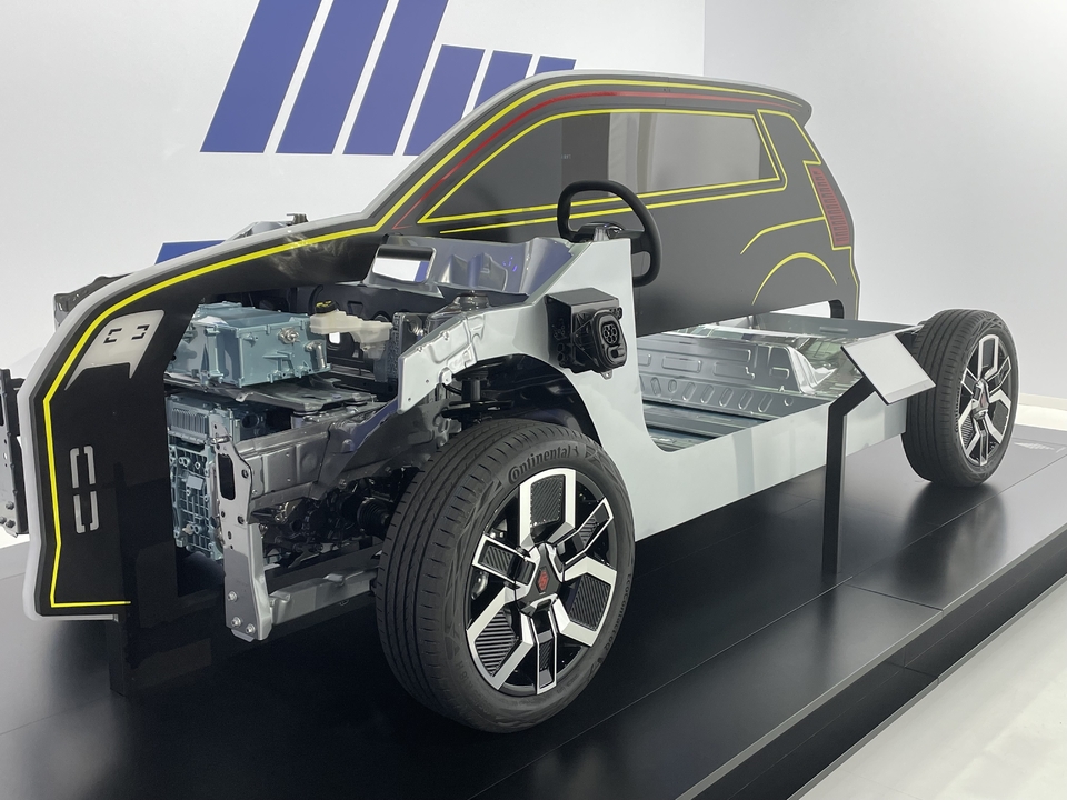 Renault 5 : découvrez tous les détails de la star de l'année - Vidéo en ...