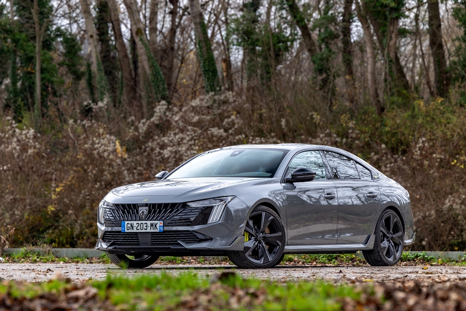 Comparatif vidéo : Peugeot 508 PSE vs DS 9 E-Tense 360 ch 4x4 : deux ...