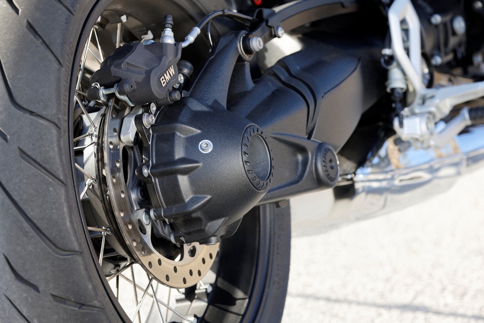 Essai - BMW R12 nineT (2024): regard dans le rétro