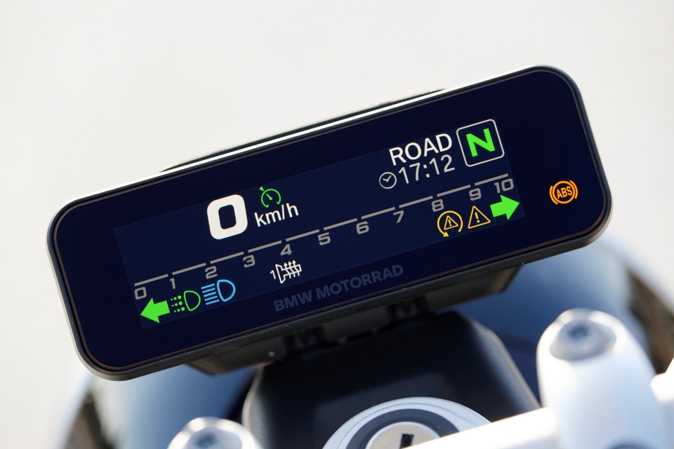 Essai - BMW R12 nineT (2024): regard dans le rétro