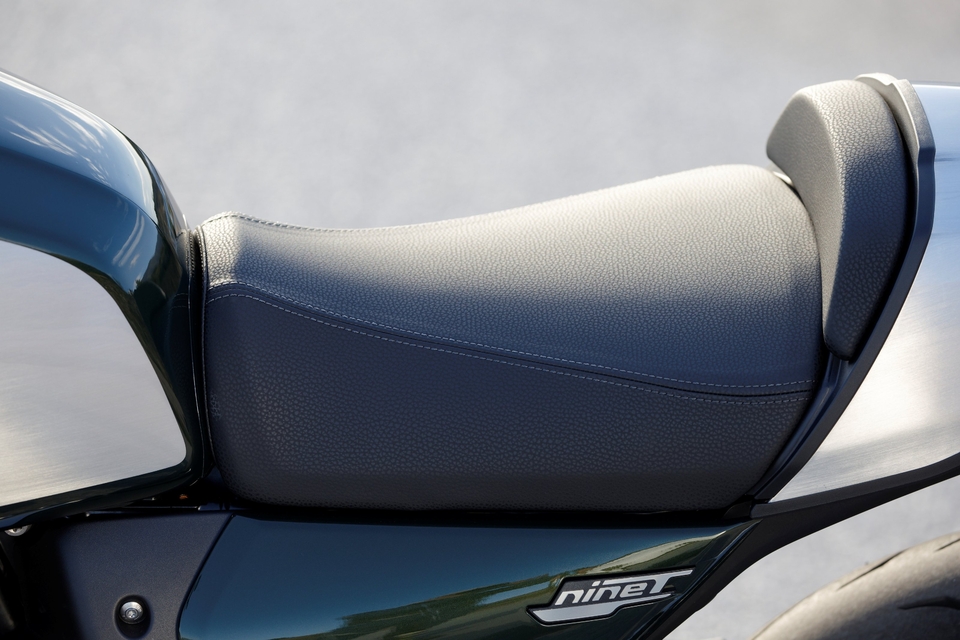 Essai - BMW R12 nineT (2024): regard dans le rétro