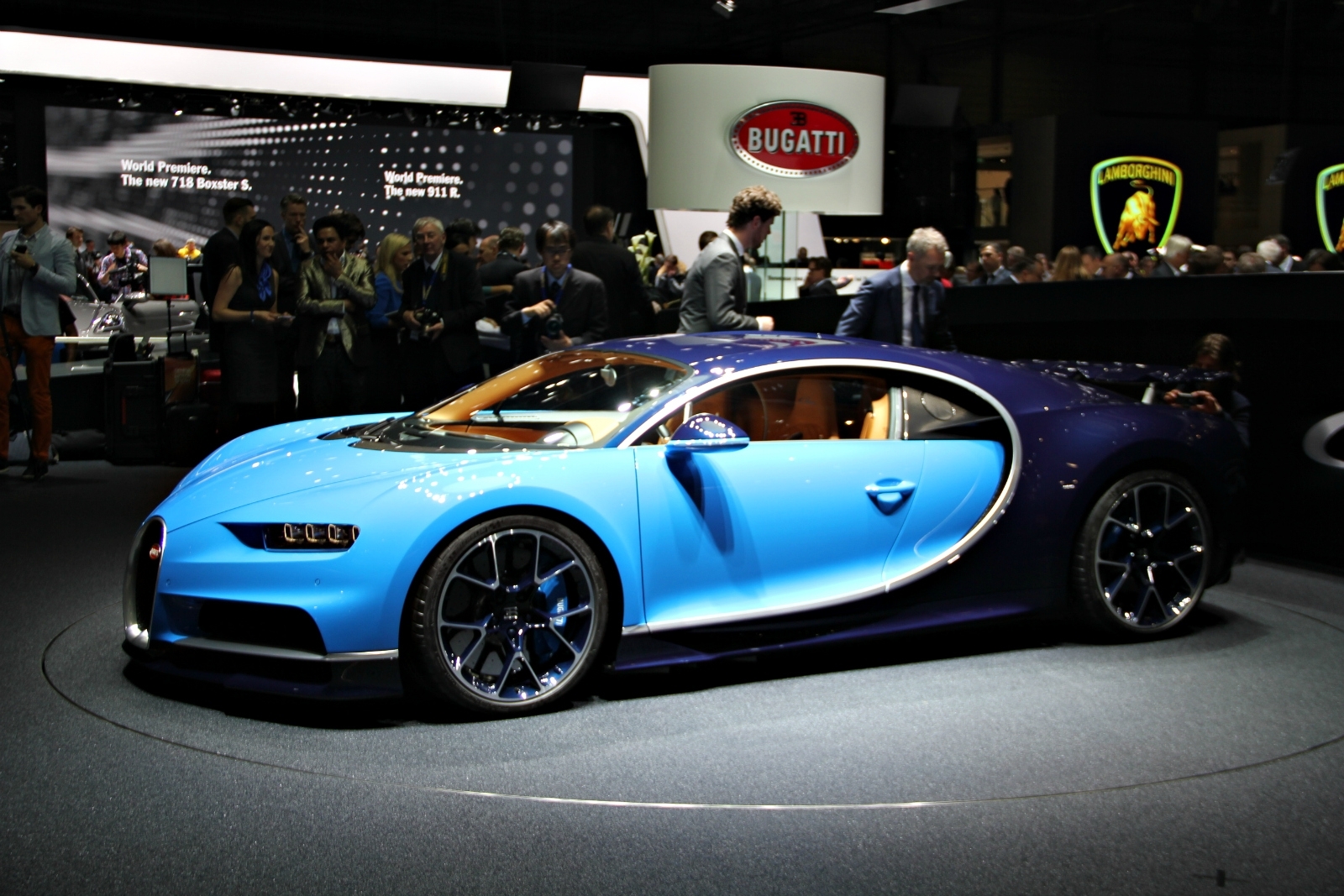 Elections Genève 2016 : Miss Kia et Bugatti Chiron sont les élues