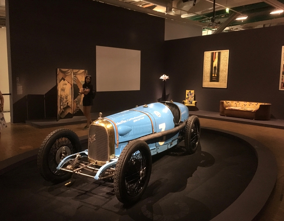 Drive in - La Rolland-Pilain de L'inhumaine