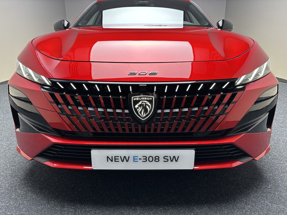 La Peugeot 308 se refait une beauté et les hybrides pas chers se comparent