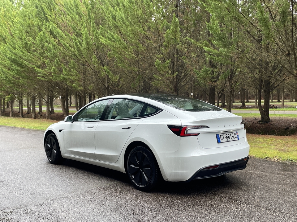 Tesla Model 3 Grande Autonomie (2024) : la meilleure dans son domaine ...