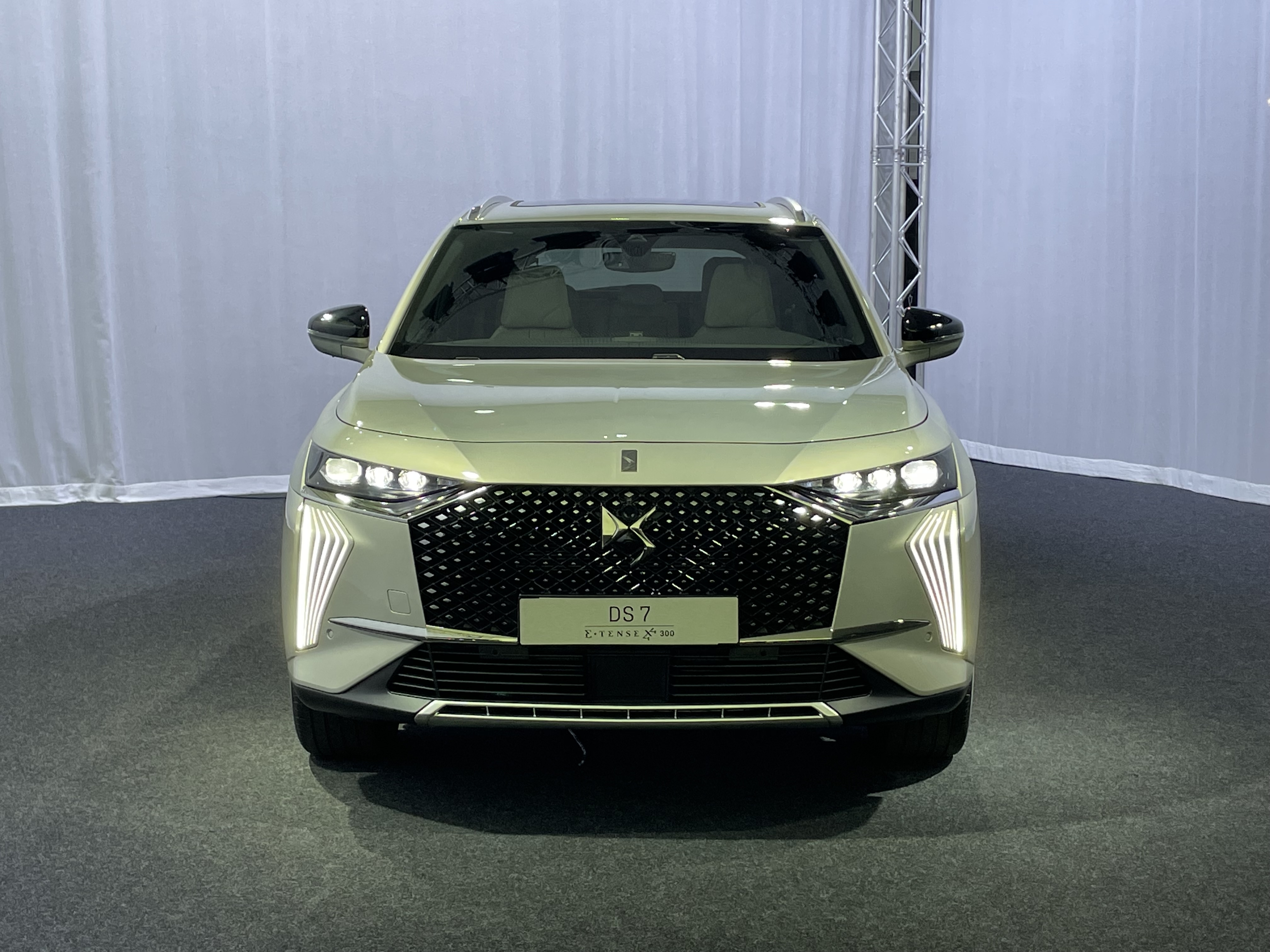 Mondial de Paris 2022 - DS 7 restylé, mieux que les Allemands