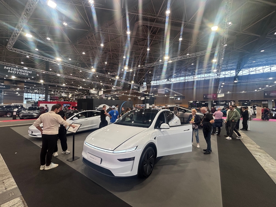 Model Y Performance et Cybertruck en vedette sur le stand Tesla au ...