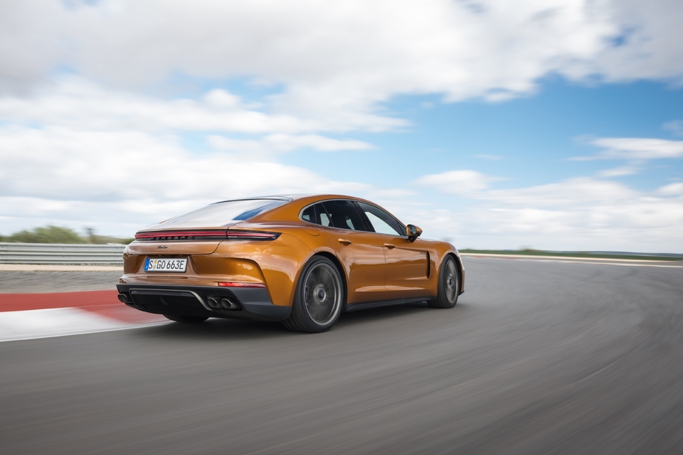 La nouvelle Porsche Panamera (2024) n'innove qu'en version hybride ...