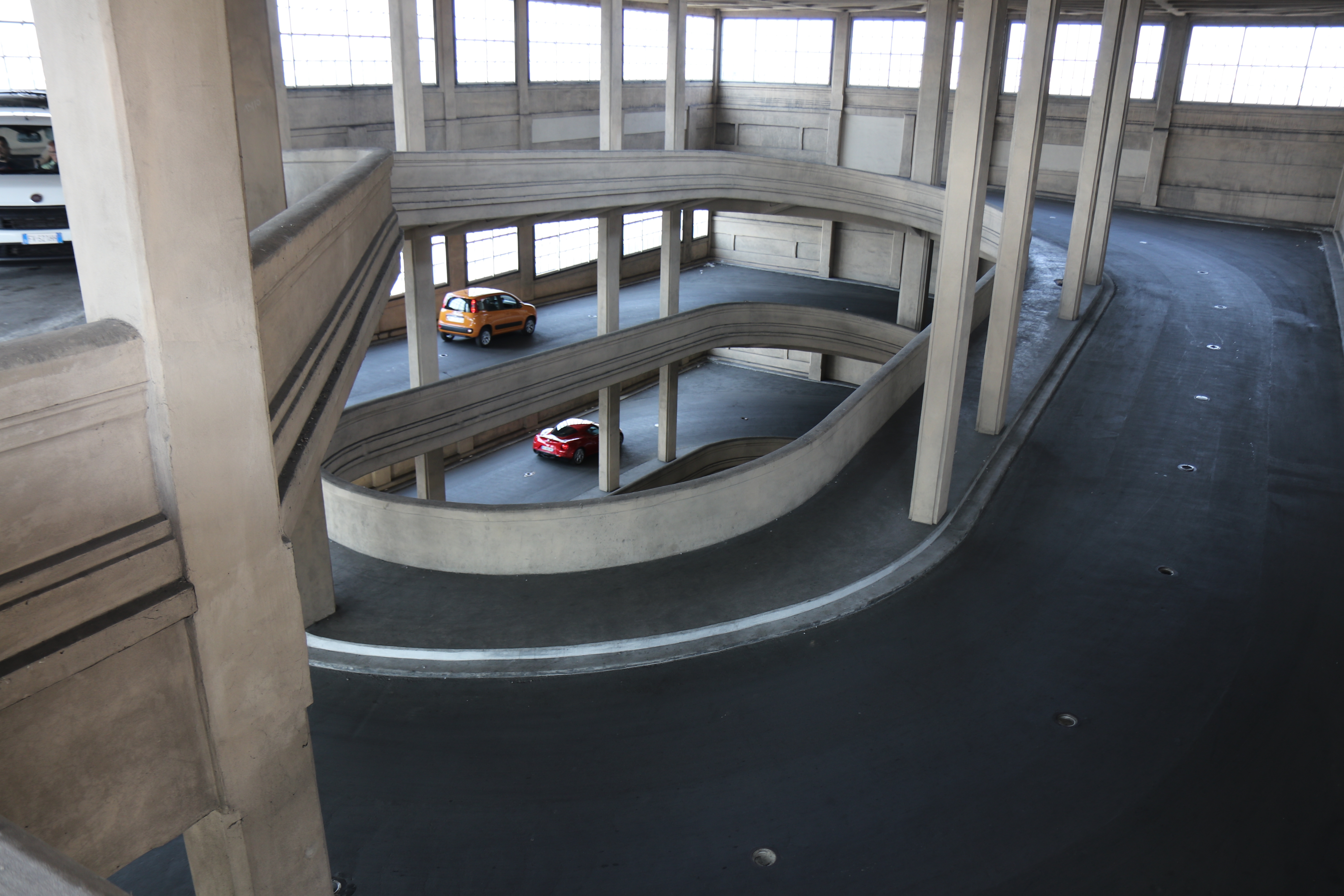 Road-trip en Italie: visite du Lingotto, l'incroyable usine Fiat au ...