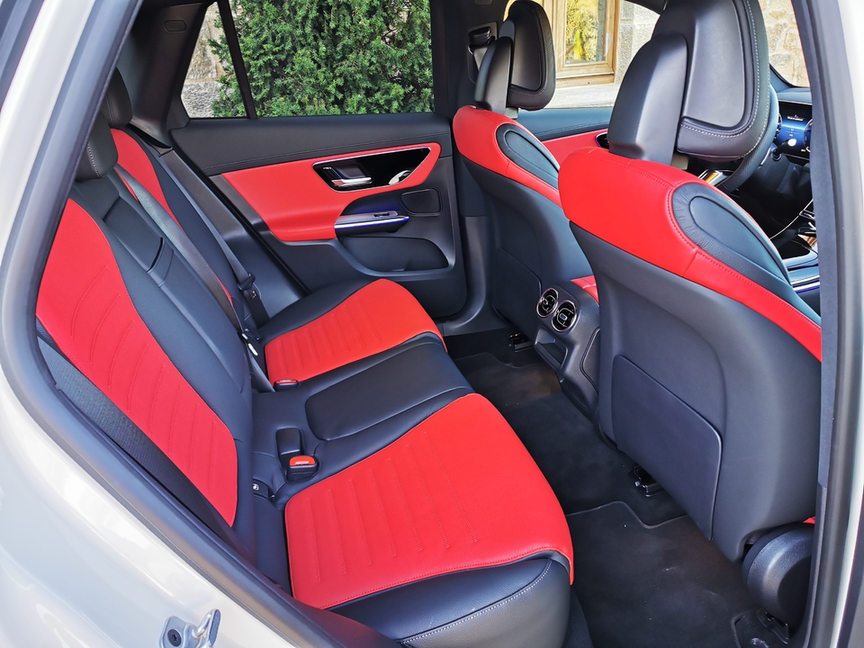 Essai vidéo - Mercedes GLC (2022) : le boss fait peau neuve