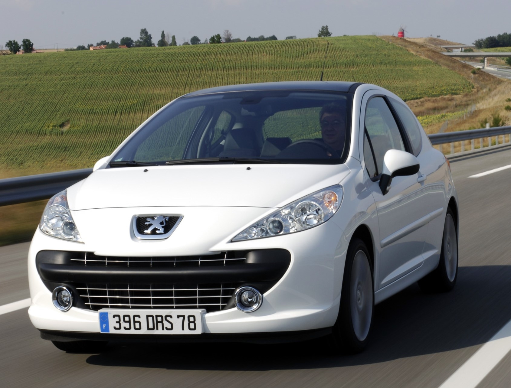 Peugeot 206 S16 vs Peugeot 207 THP 150, la plus récente est-elle le ...