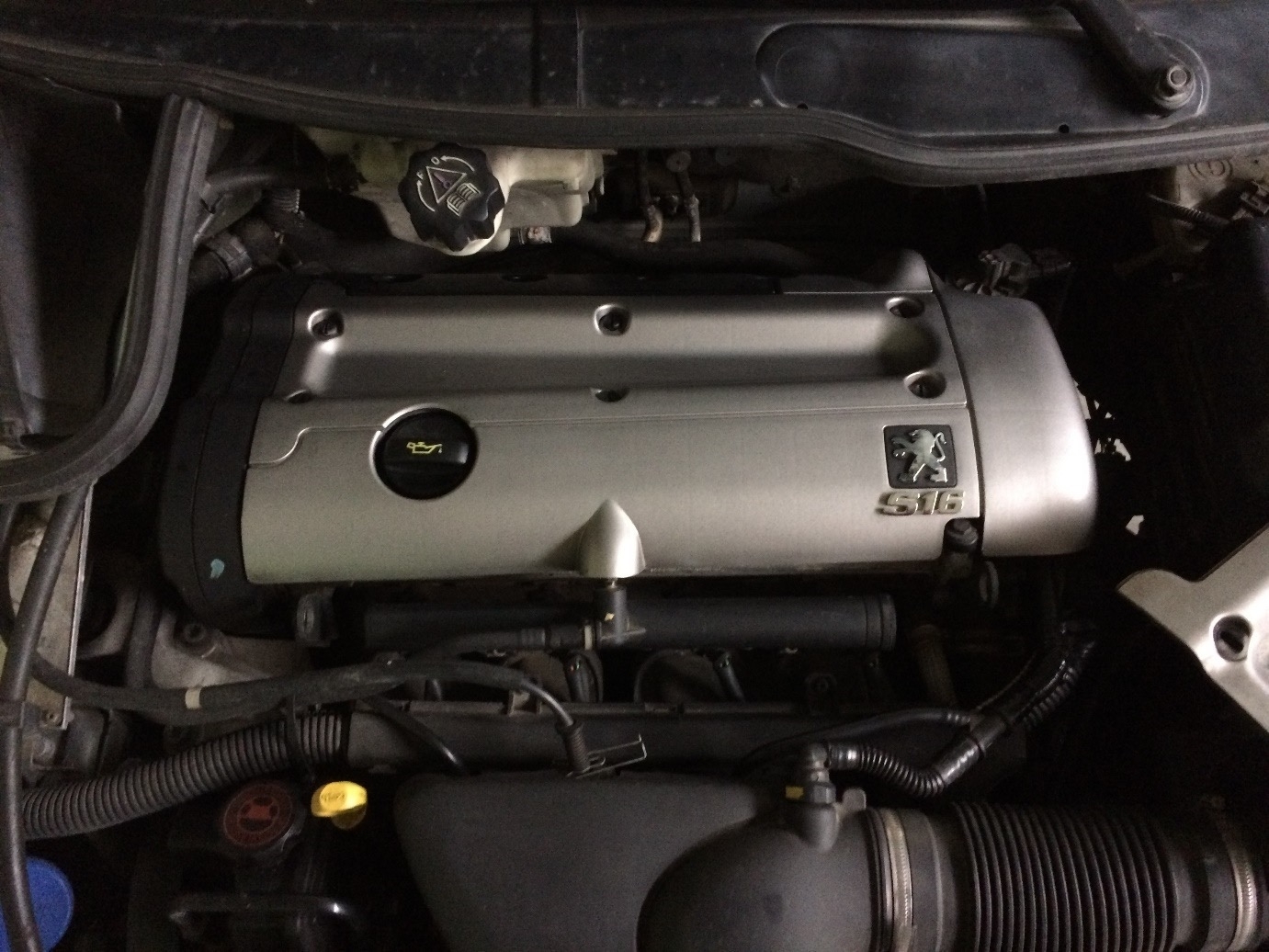 Peugeot 206 S16 vs Peugeot 207 THP 150, la plus récente est-elle le ...