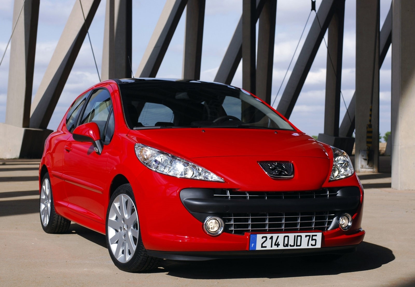 Peugeot 206 S16 vs Peugeot 207 THP 150, la plus récente est-elle le ...