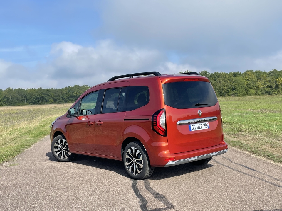 Essai - Renault Kangoo Blue dCi 115 (2022) : quasiment sans concurrence ...