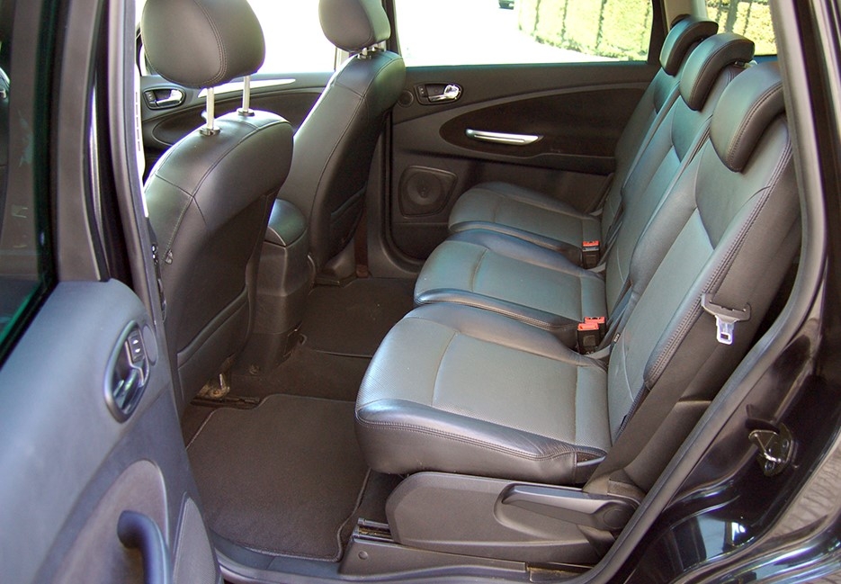 Ford S-Max 2.5 T 220 (2006 – 2010), déménageur mélodieux, dès 7 000