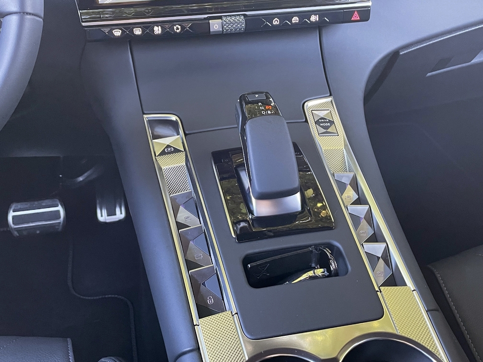 Essai vidéo - DS 7 restylée (2022) : un deuxième 7 pour confirmer