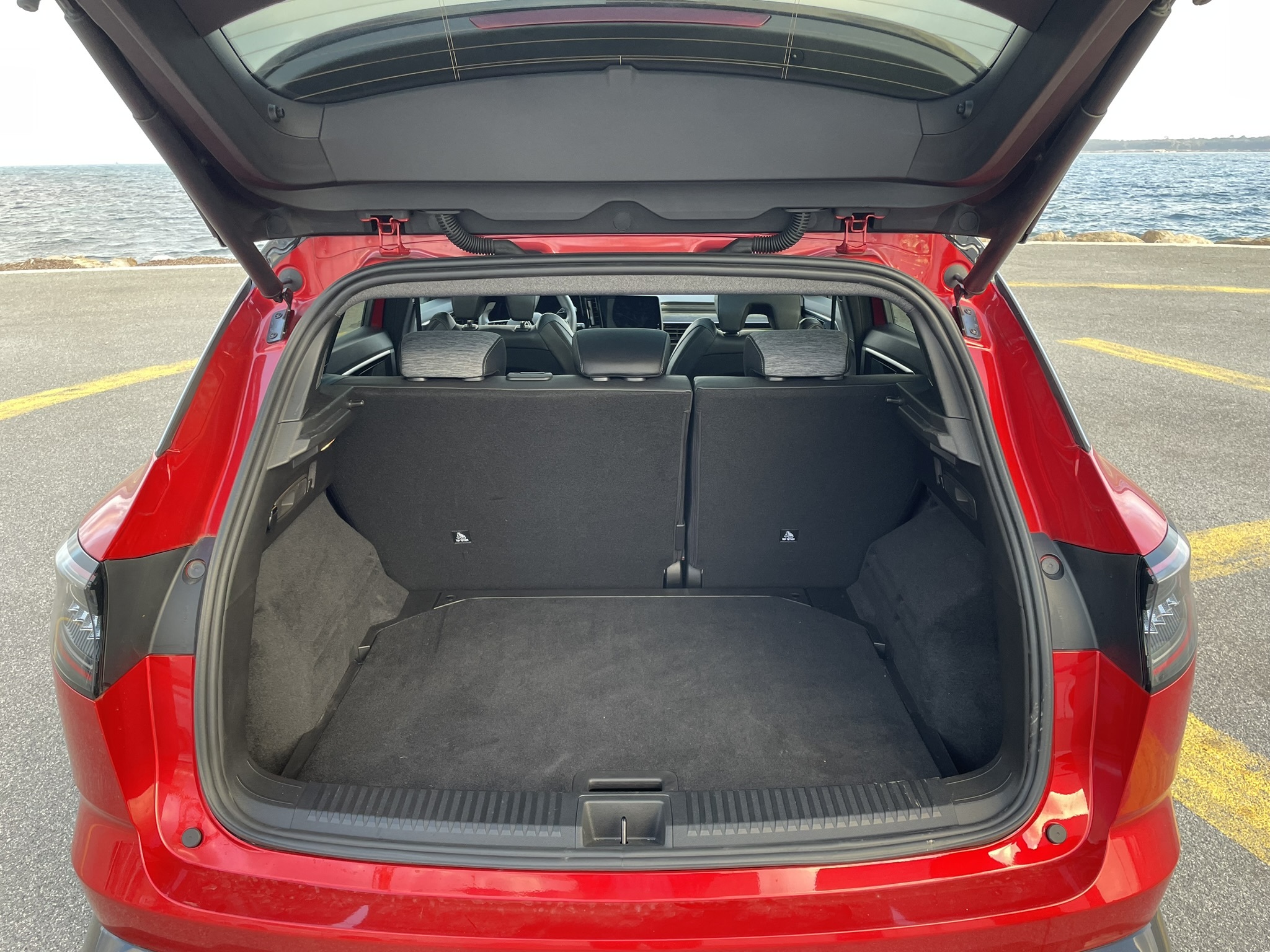 Volkswagen Tiguan vs. Renault Austral: le match des micro-hybrides cœur ...