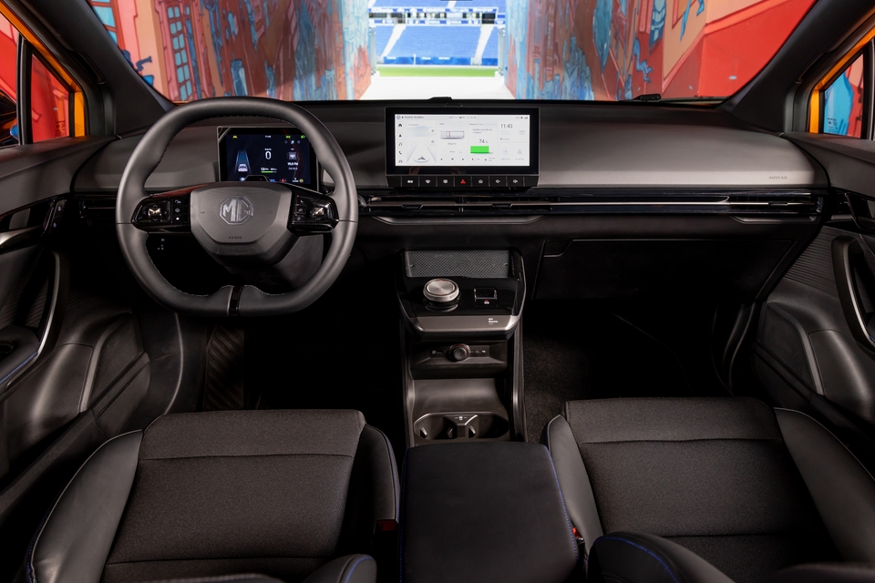 Présentation - MG 4 : la berline compacte électrique qui fait trembler ...