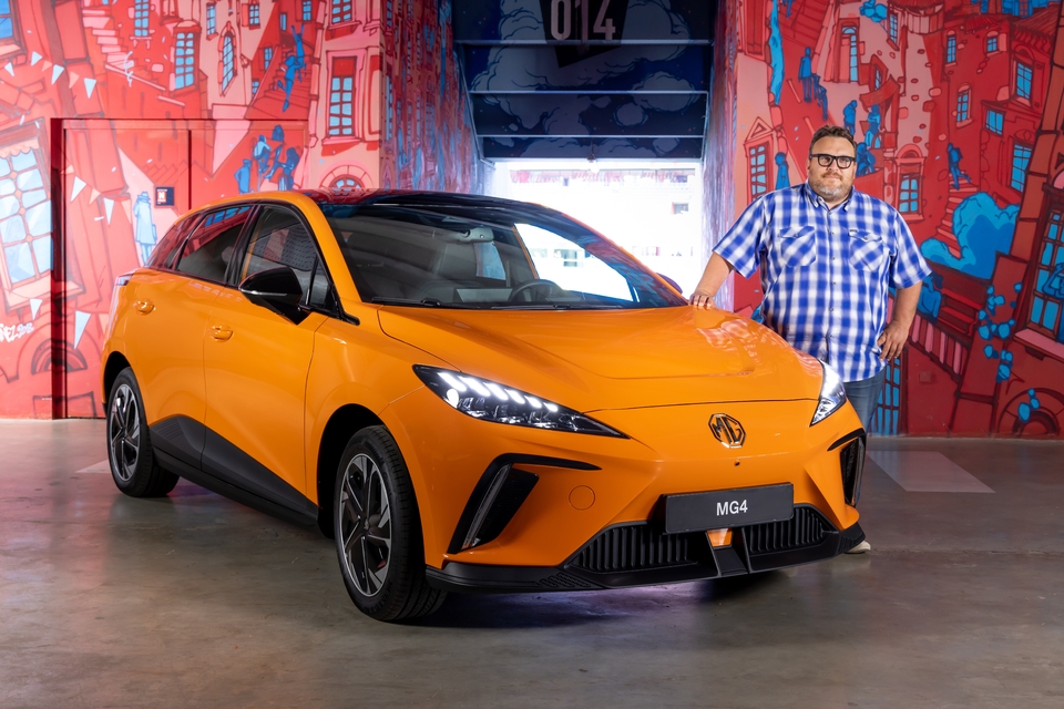 Présentation - MG 4 : la berline compacte électrique qui fait trembler ...