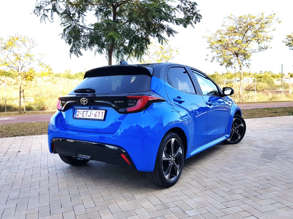Mazda 2 Hybrid (2024) : le clone de la Toyota Yaris se "repiffe ...