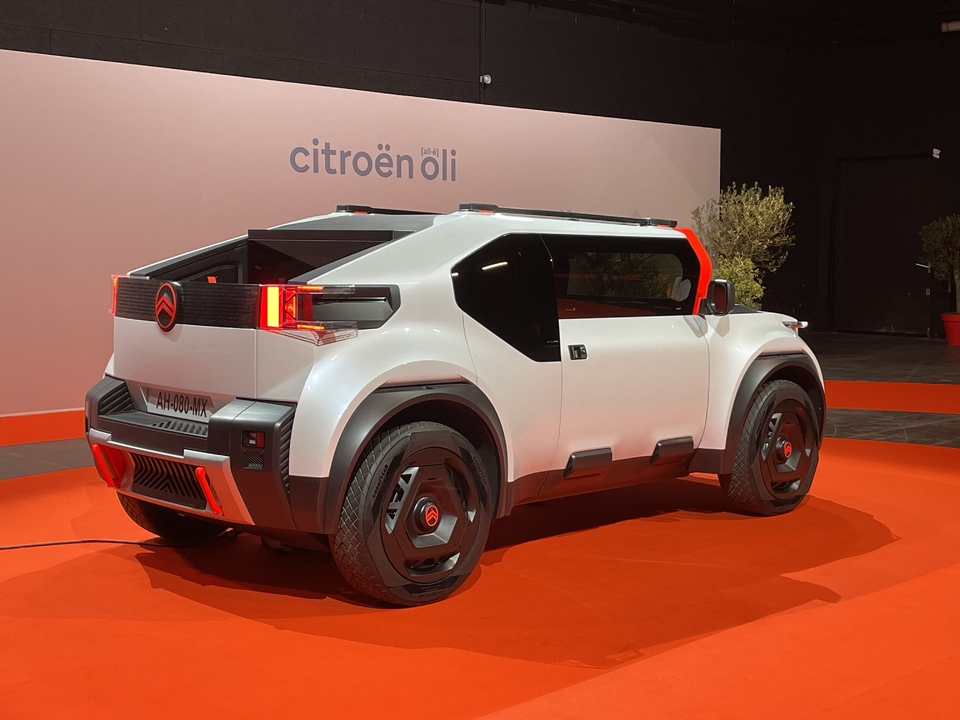 Présentation vidéo - Citroën Oli : le petit SUV décalé et sympa