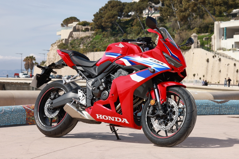 Essai - Honda CBR650R E-Clutch (2024) : la continuité