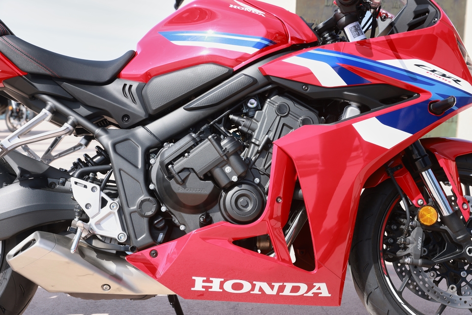 Essai - Honda CBR650R E-Clutch (2024) : la continuité