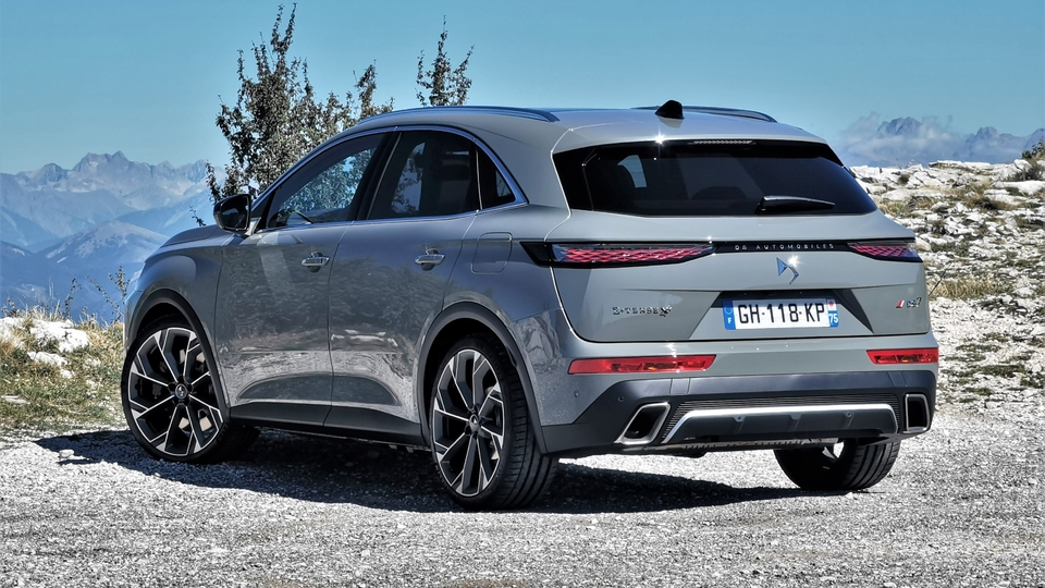 Essai - DS 7 restylé (2022) E-Tense 4x4 360 : le premium sportif à la ...