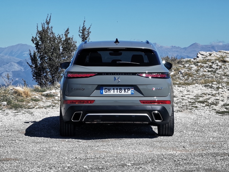 Essai - DS 7 restylé (2022) E-Tense 4x4 360 : le premium sportif à la ...