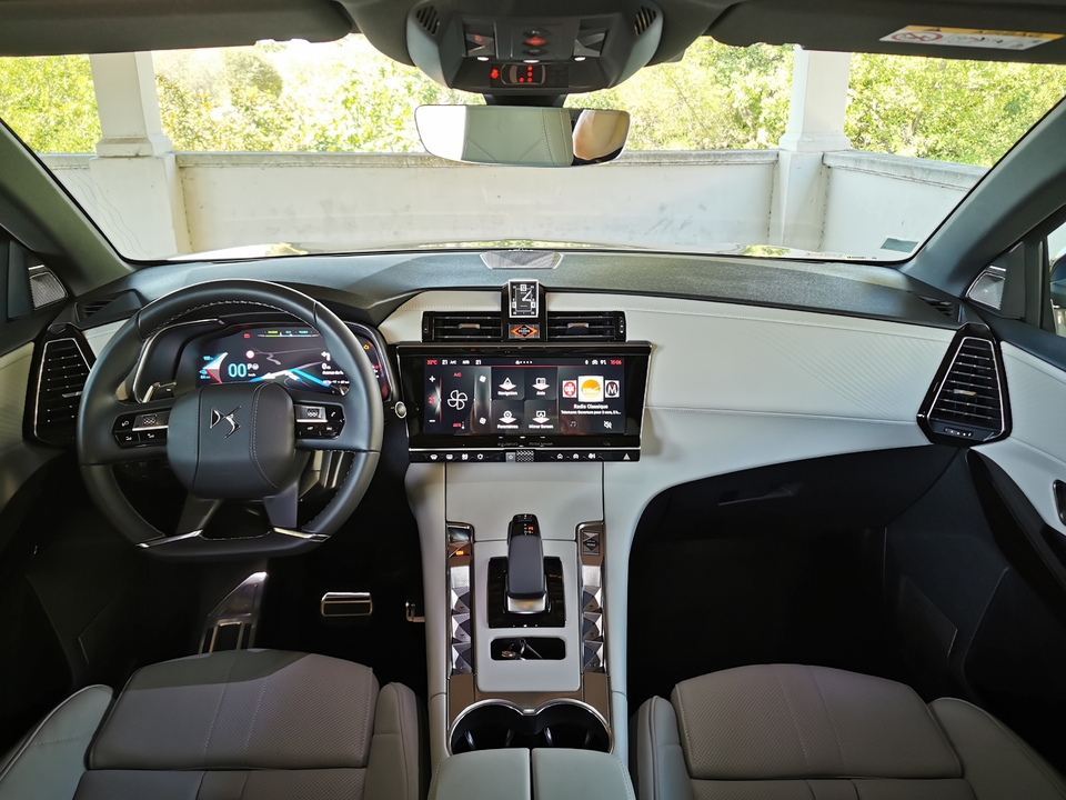 Essai - DS 7 restylé (2022) E-Tense 4x4 360 : le premium sportif à la ...