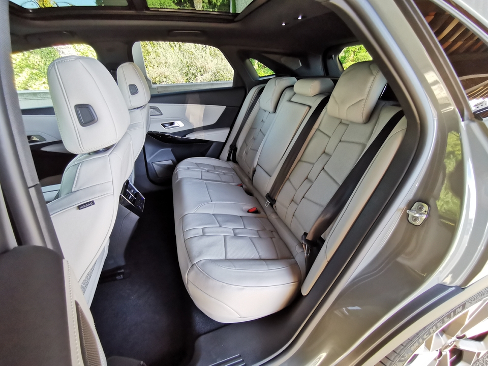 Essai - DS 7 restylé (2022) E-Tense 4x4 360 : le premium sportif à la ...