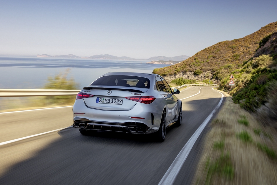 Et en marge du Mondial 2022 - Mercedes-AMG C63 S E-Performance, le choc